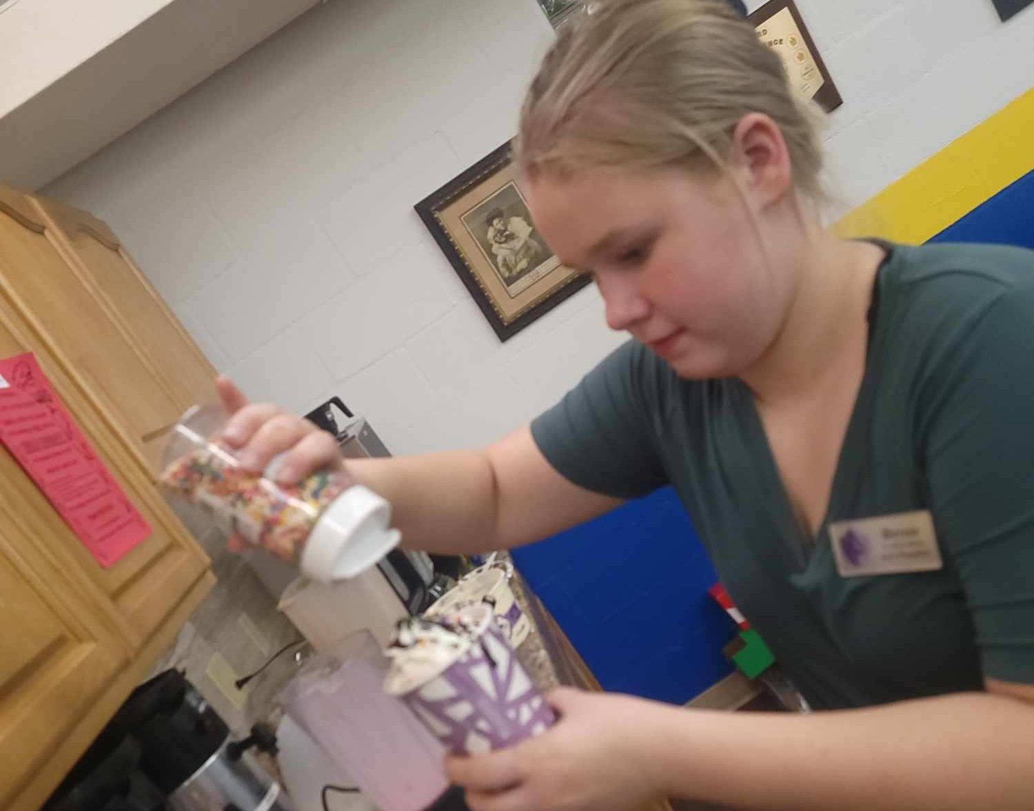 Jr. Miss Indiana Raises Funds for HIKE at Chili Cook-Off